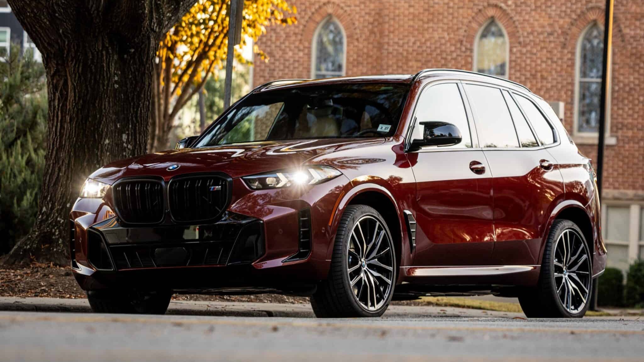 BMW đánh bại Mercedes để giành chiến thắng trong cuộc đua doanh số xe ...