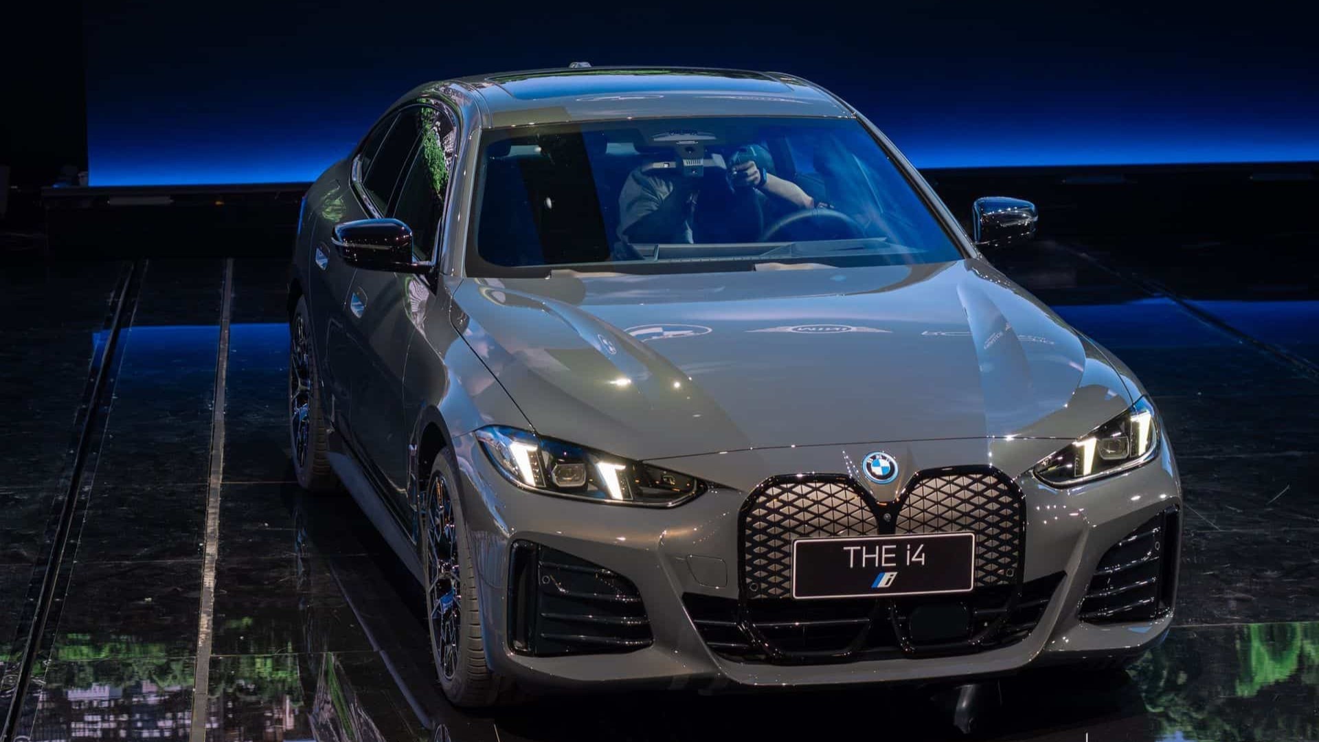 Thị phần xe điện của BMW tại Đức đang tiến gần với xe diesel - Euro Car